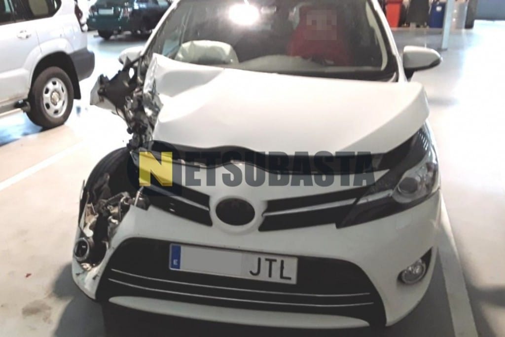 Subasta de Toyota Verso 115D 2016