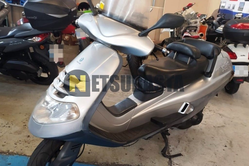 subasta-de-piaggio-hexagon-gt-250-1999